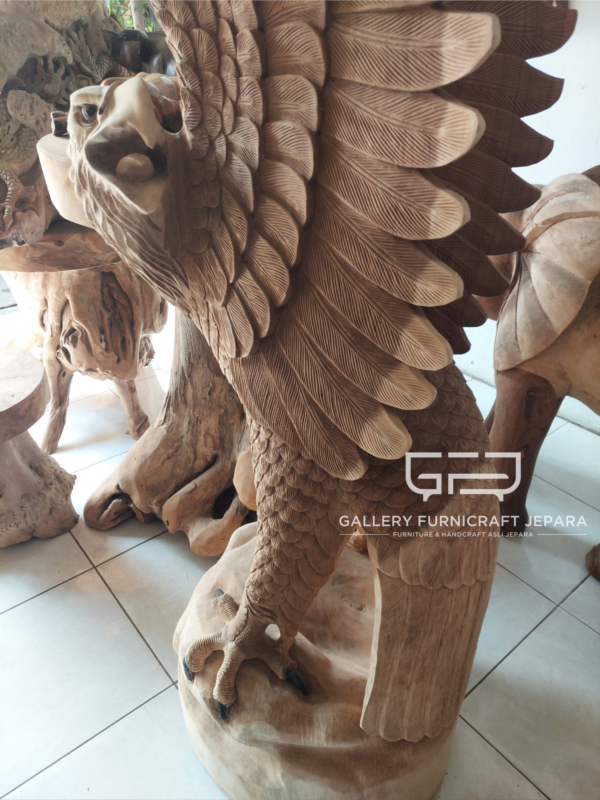 Patung Elang Kayu Suar Solid 180cm – Gallery Furnicraft Jepara
