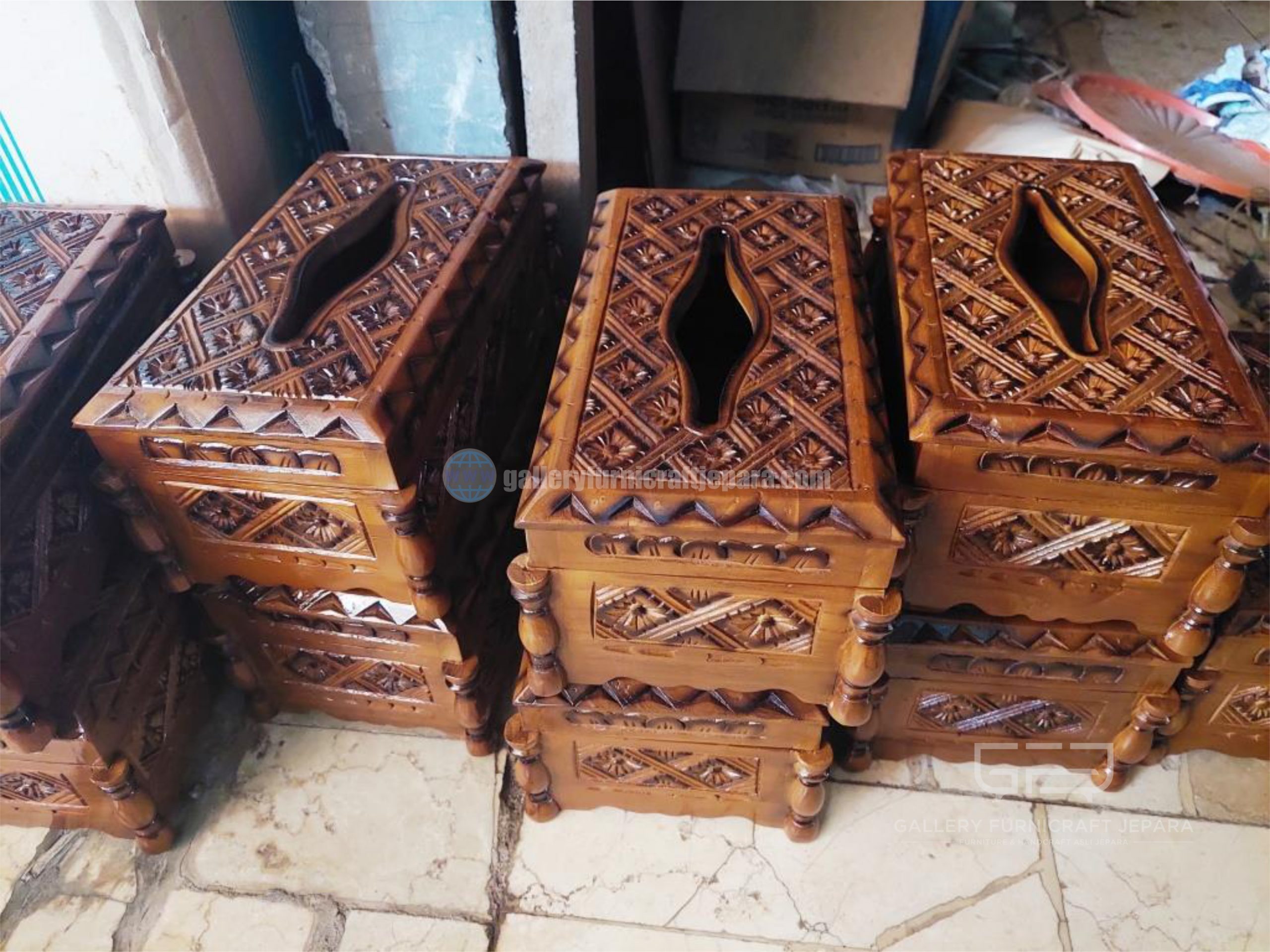 Wadah Tisu Kayu Jati Ukiran – 28×15 – Gallery Furnicraft Jepara