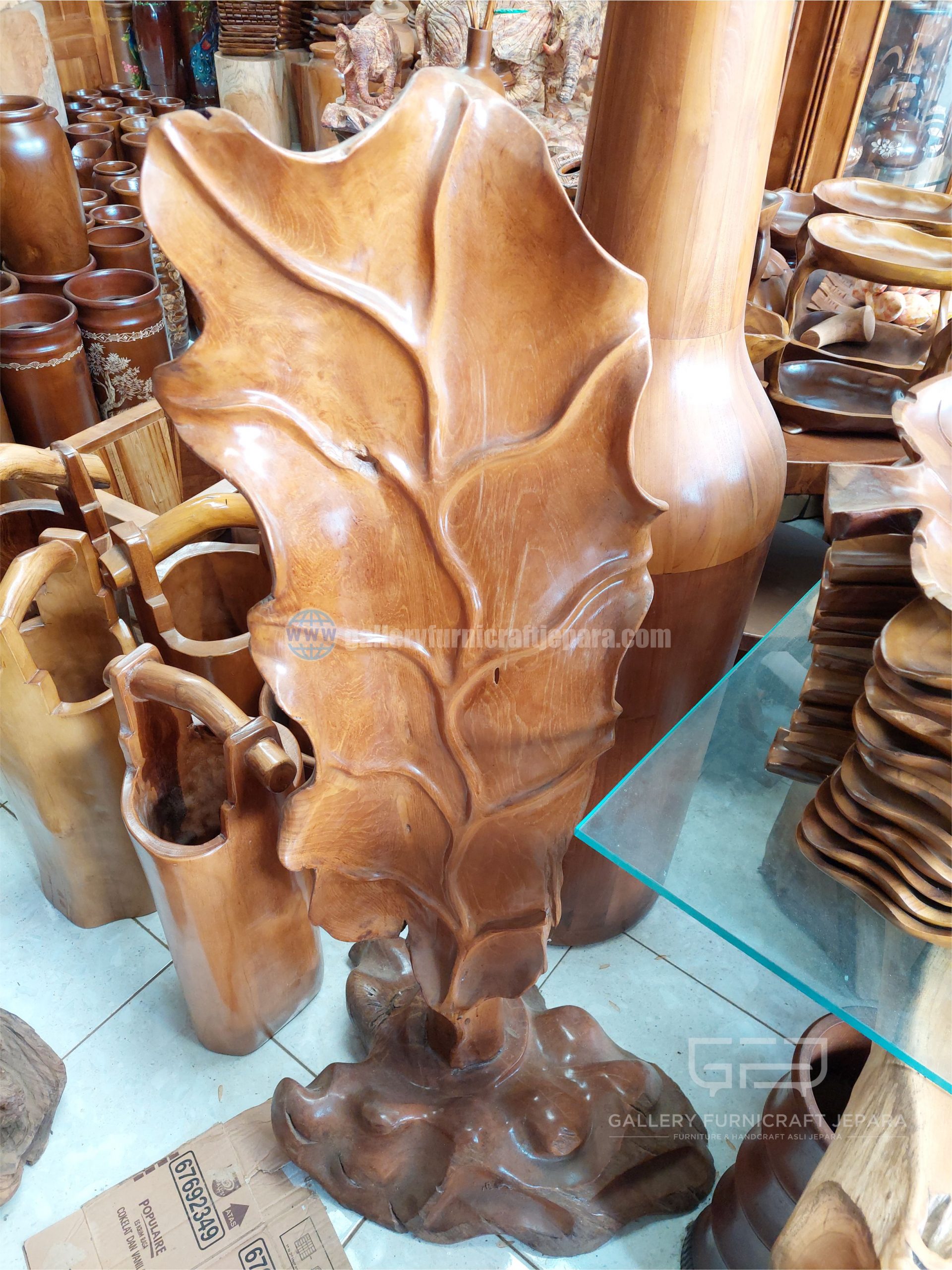Patung Dekorasi Daun Antik Kayu Jati Solid – 130cm – Gallery Furnicraft ...