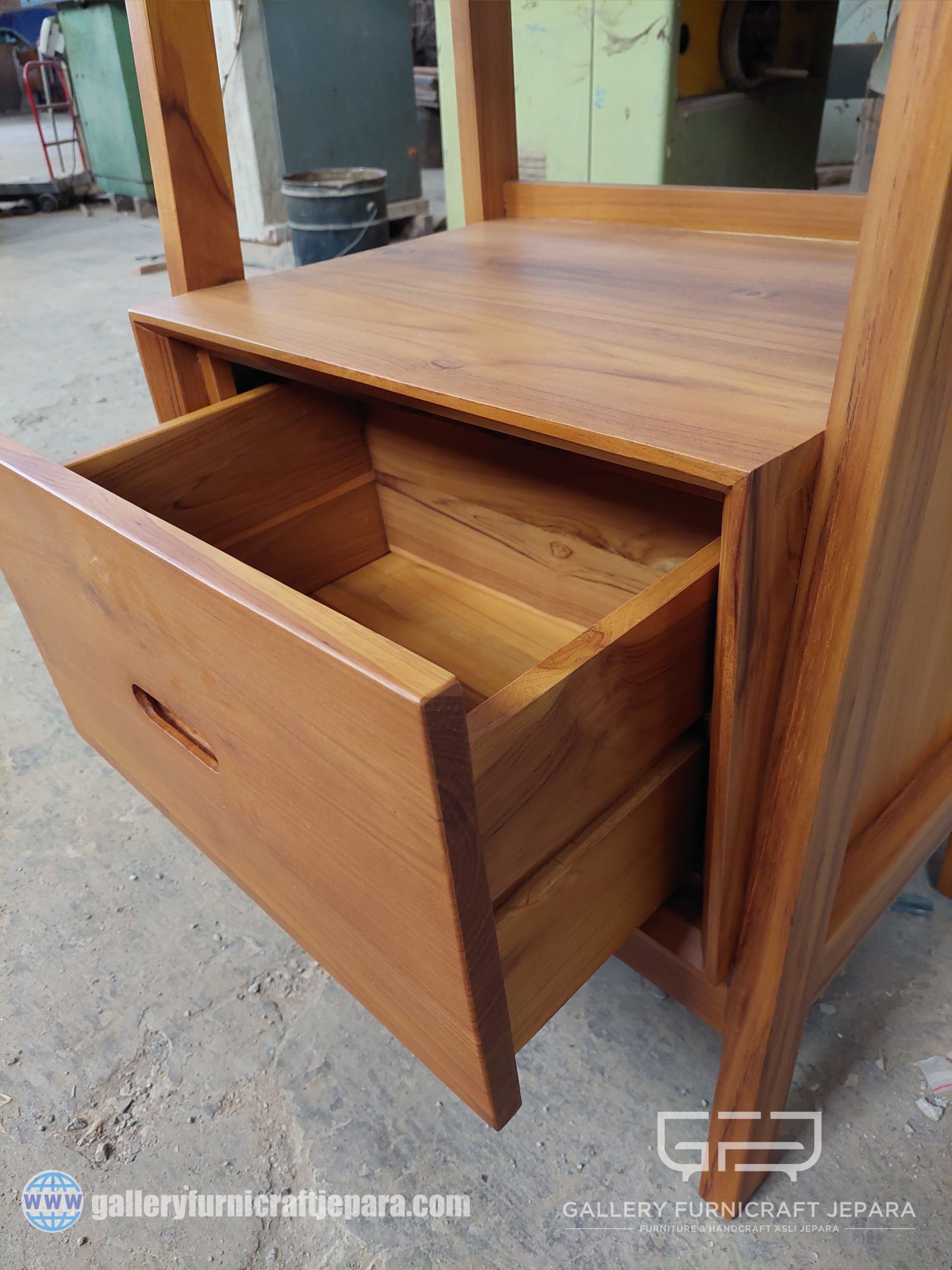 Lemari Pajangan Rak Kayu Jati Natural Doff Finish – 180cm – Gallery ...