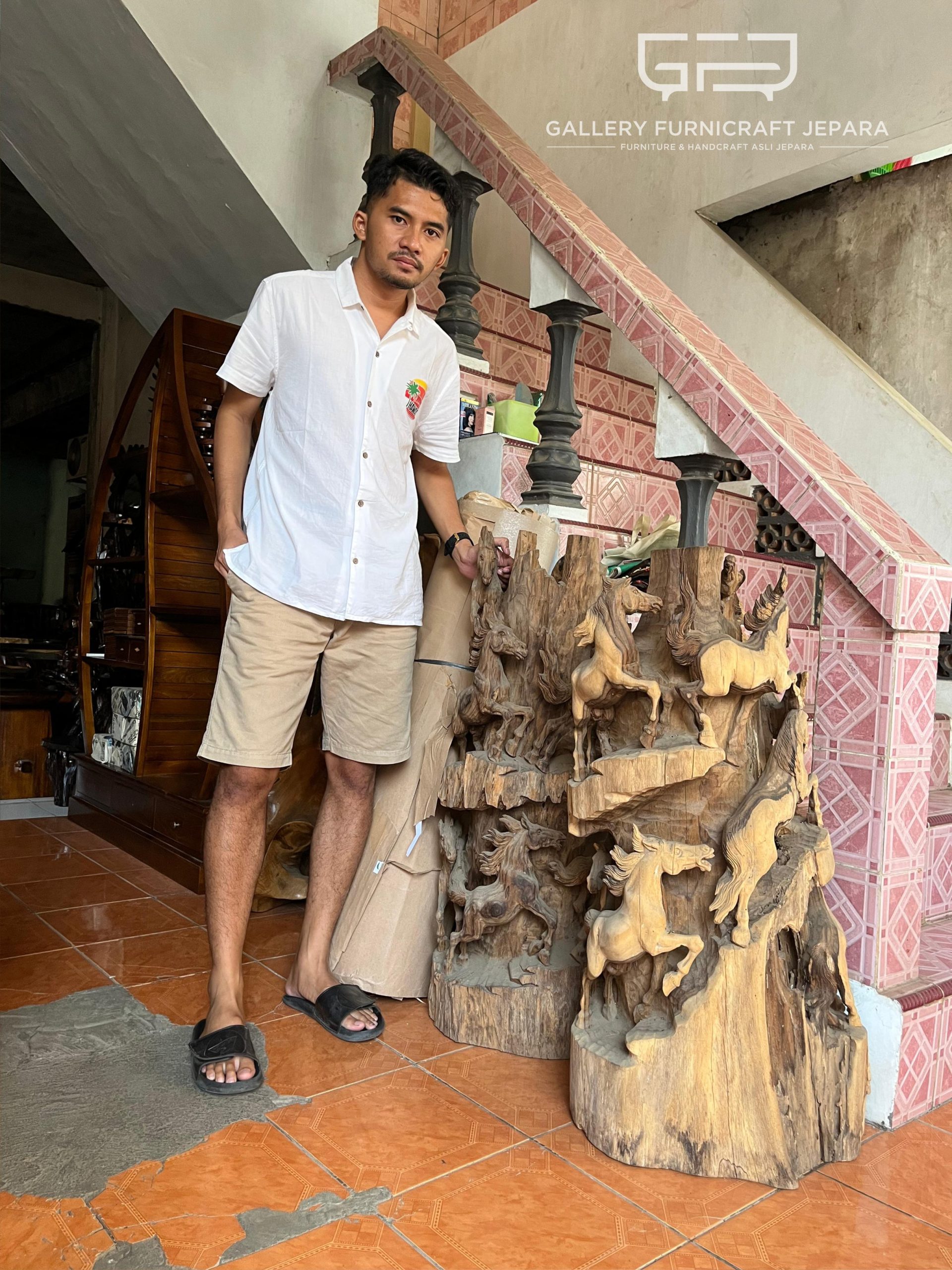 Relief Kuda Melingkar Sonokeling Solid 35x35x100cm – Gallery Furnicraft ...