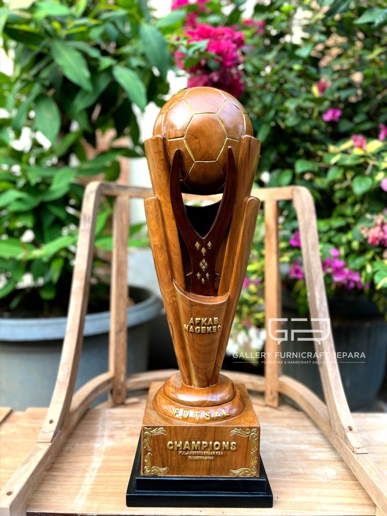 Custom Piala Kemerdekaan Turnamen Sepakbola Futsal Kayu Jati 60cm ...